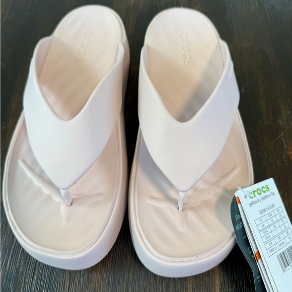 CROCS | Shoes | Crocs Womens Light Pink Sandals | Poshmark